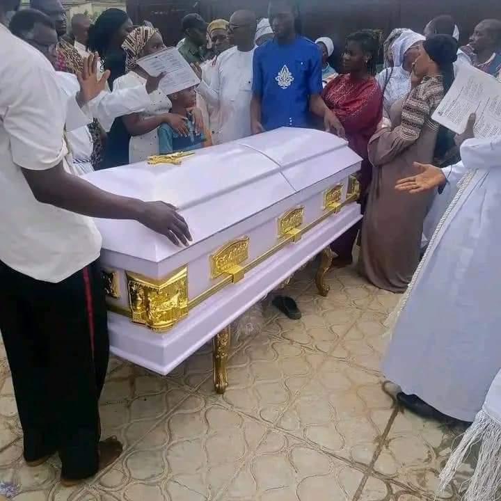 Morenikeji ‘Egbin Orun’, C&S prophetess, gospel artiste, buried in her ...
