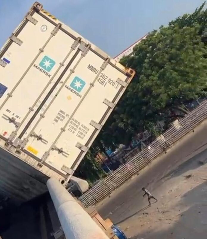 Fallen container crushes two dispatch riders to death in Lagos - The ...
